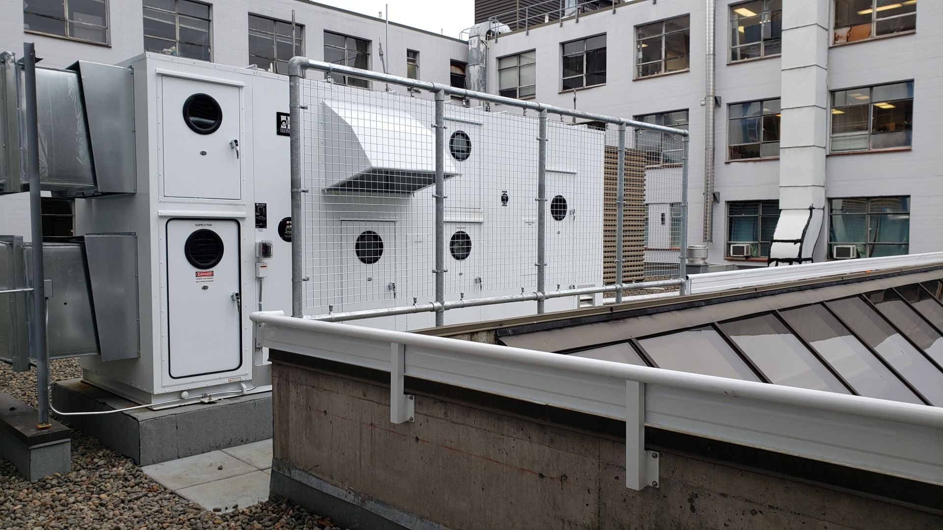 Safety Screens: Protect Your Workforce with Reliable Barriers